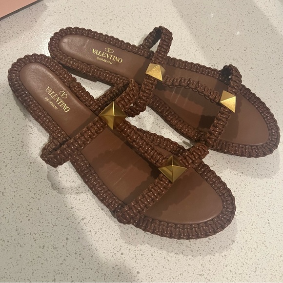 Valentino Garavani | Shoes | Valentino Roman Stud Leather Sandals Size ...